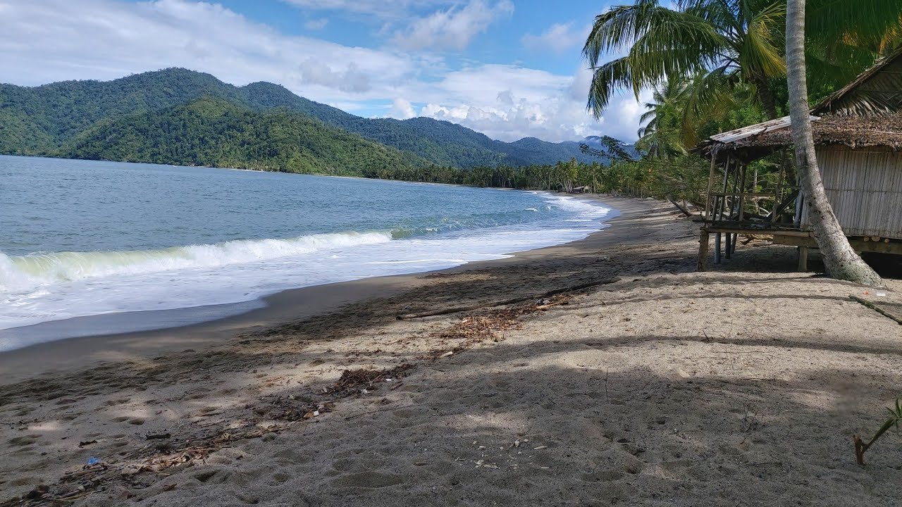 Salamua view - YouTube