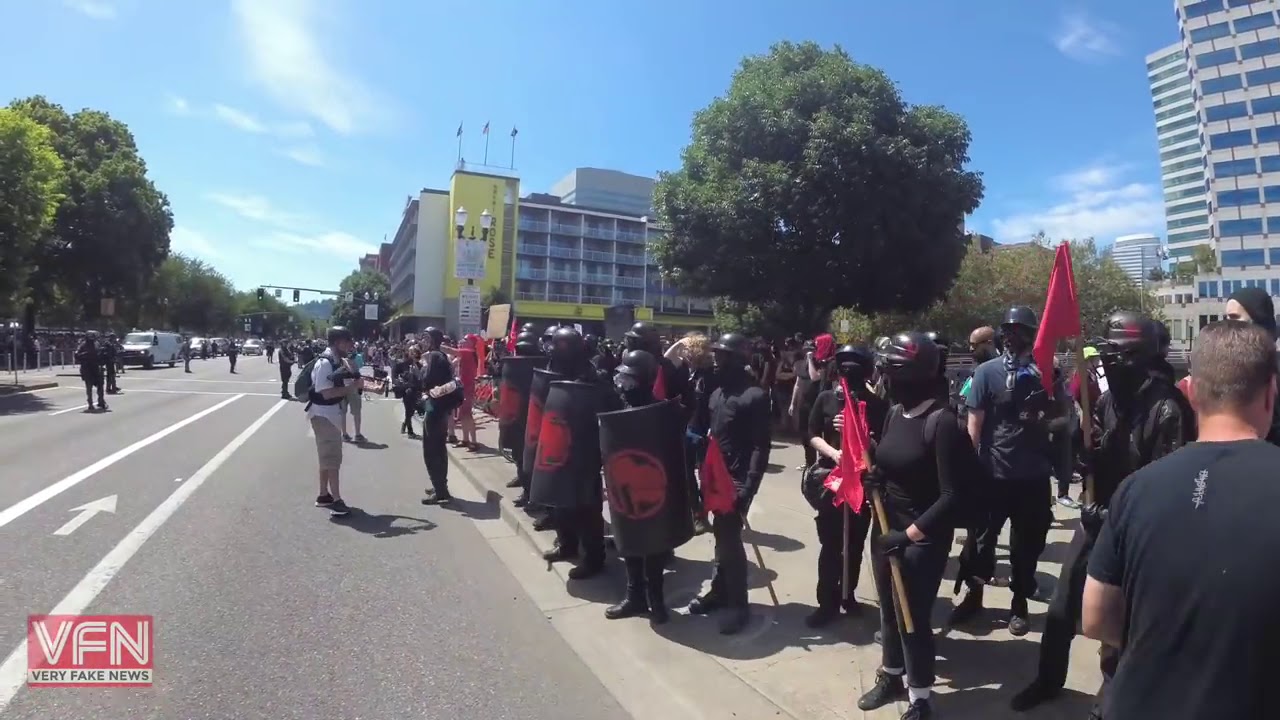 Patriot Prayer Rally Portland - YouTube