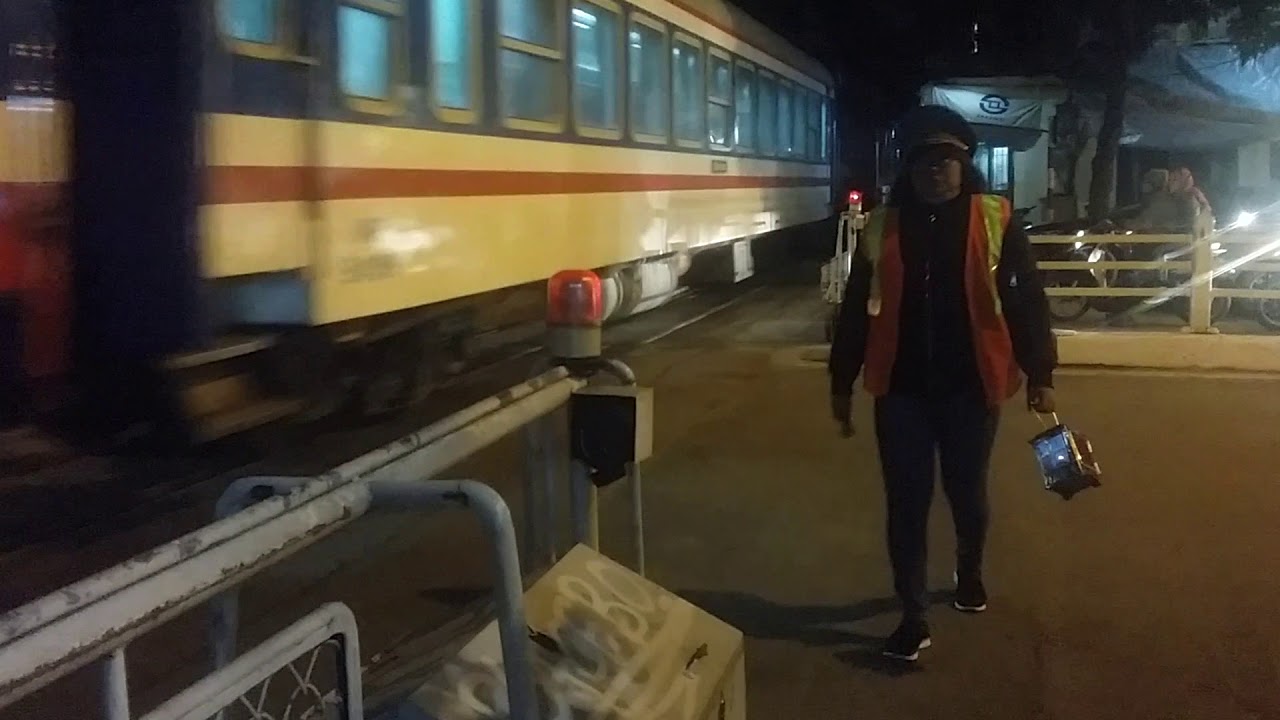 [The last trains] D19E 901 kéo tàu HP2 cuối cùng (31/12/2018) - YouTube