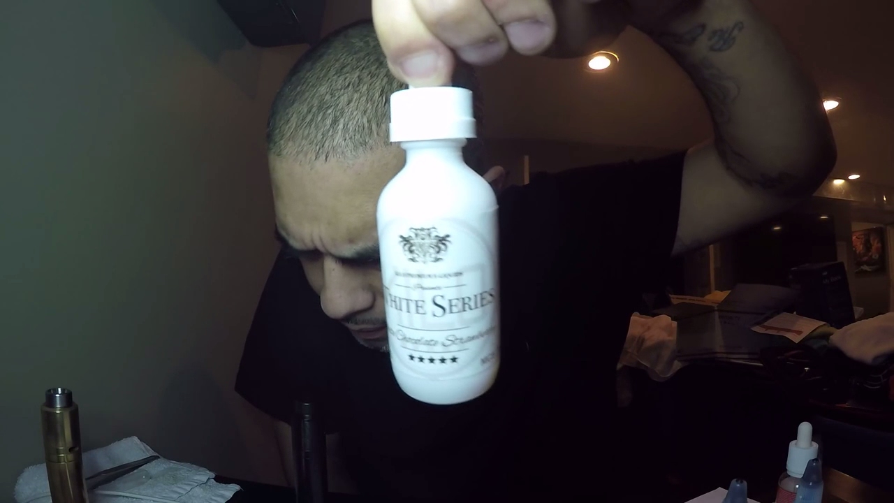 kilo white series White Chocolate Strawberry ejuice review - YouTube