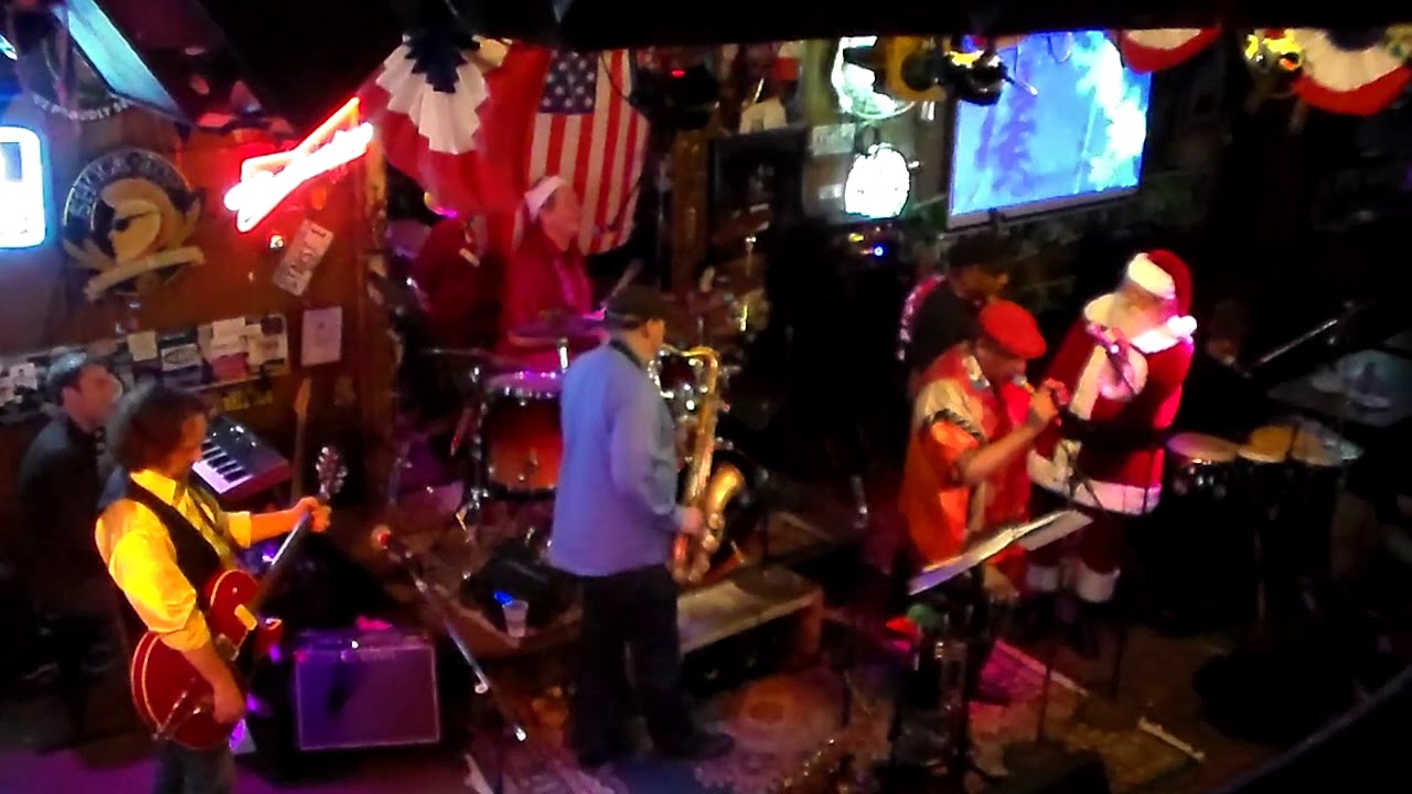 SANTA CLAUS Jams with The BUCKNER FUNKEN JAZZ BAND - YouTube