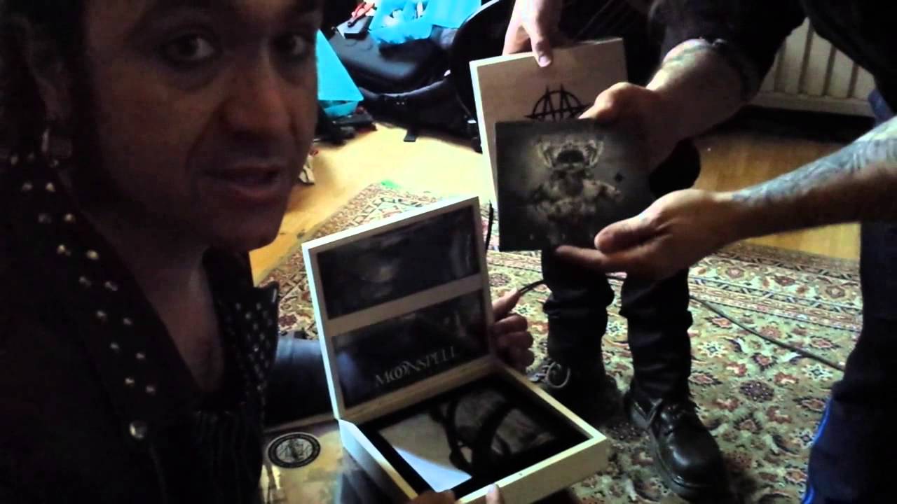 MOONSPELL - Extinct Unboxing | Napalm Records - YouTube