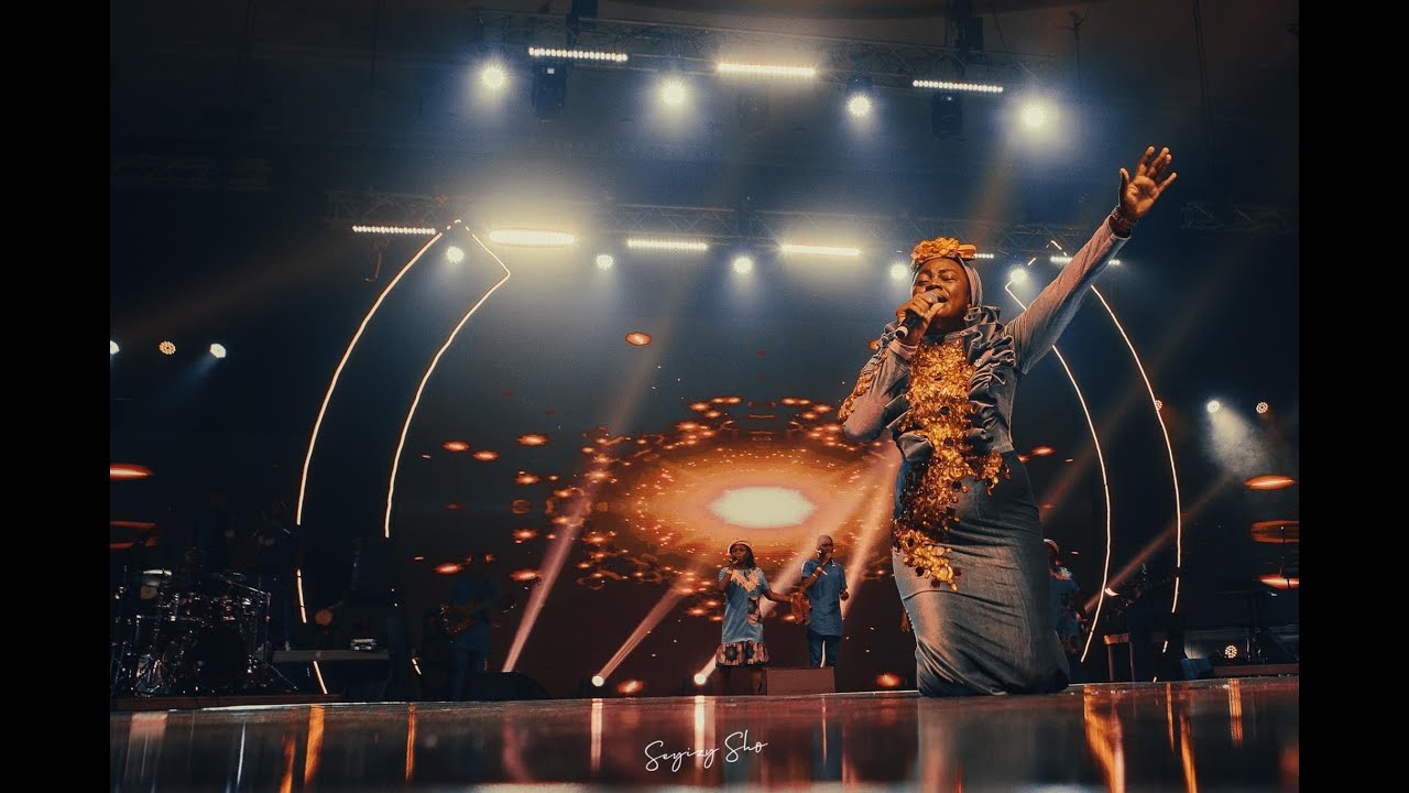 Watch ADEYINKA ALASEYORI 's energetic performance at BEEJAY SAX LIVE IN ...