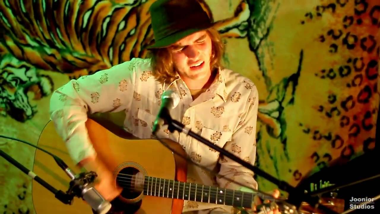 Live @ Jooniors - S01E08 - Dusty Henry - Goodbye Letter - YouTube