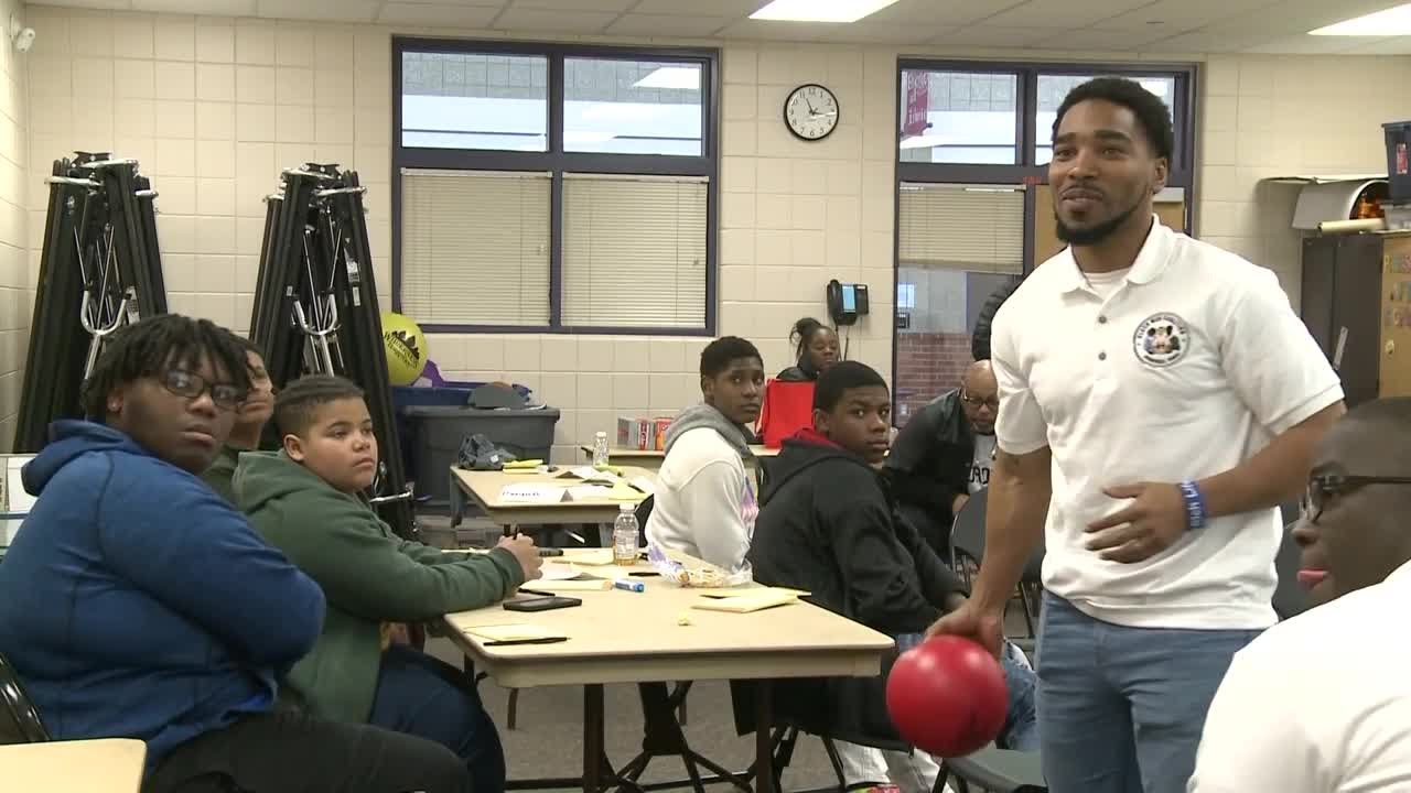Black leaders inspire next generation of men - YouTube