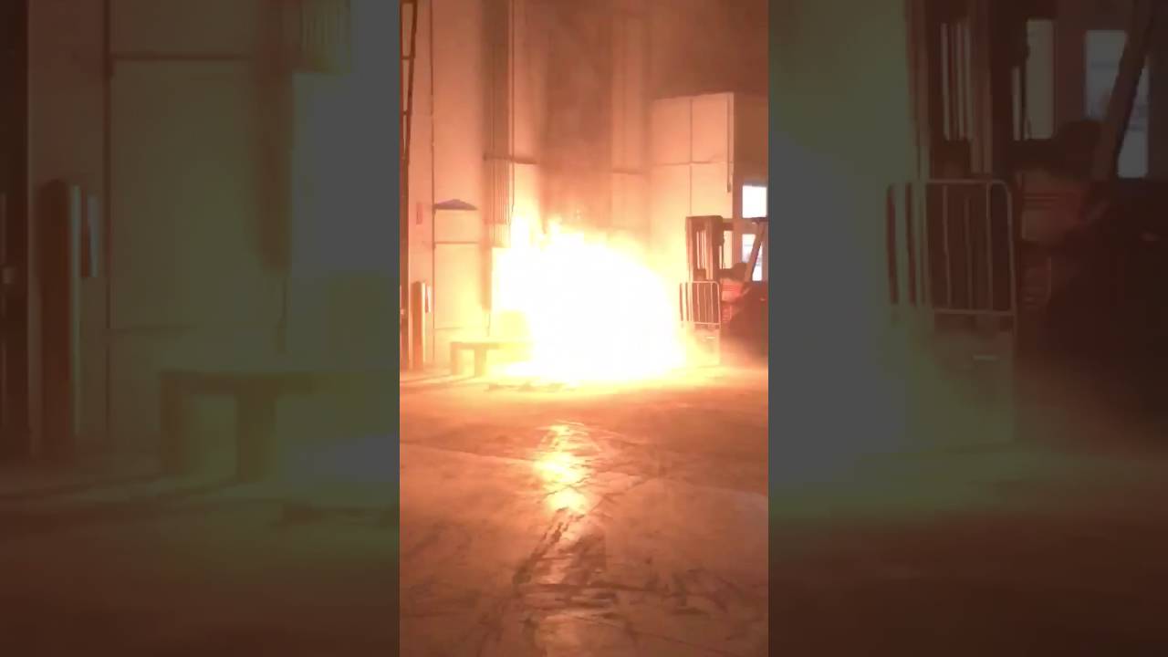 480 volt 400 amp panel blowing up - YouTube