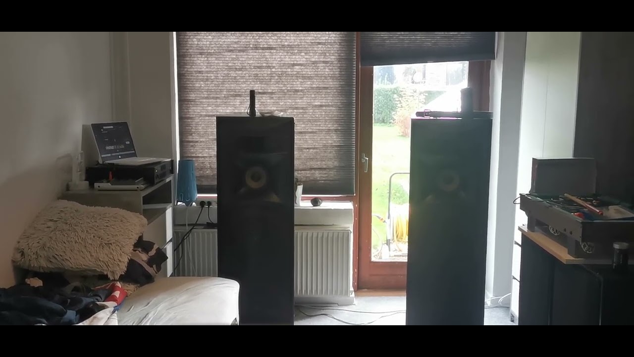 Cerwin Vega CLSC-215 love them - YouTube