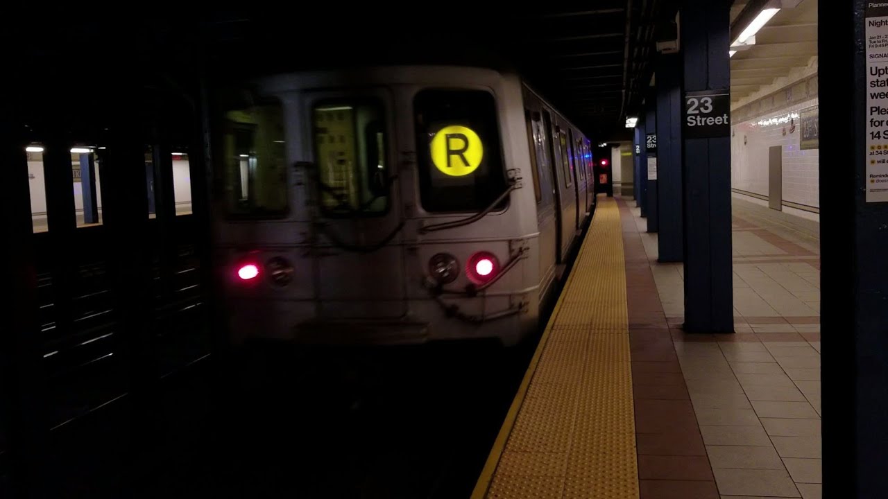 MTA: R46 R train action at 23 St (Bdwy) and 86 St (Bay Ridge) - YouTube