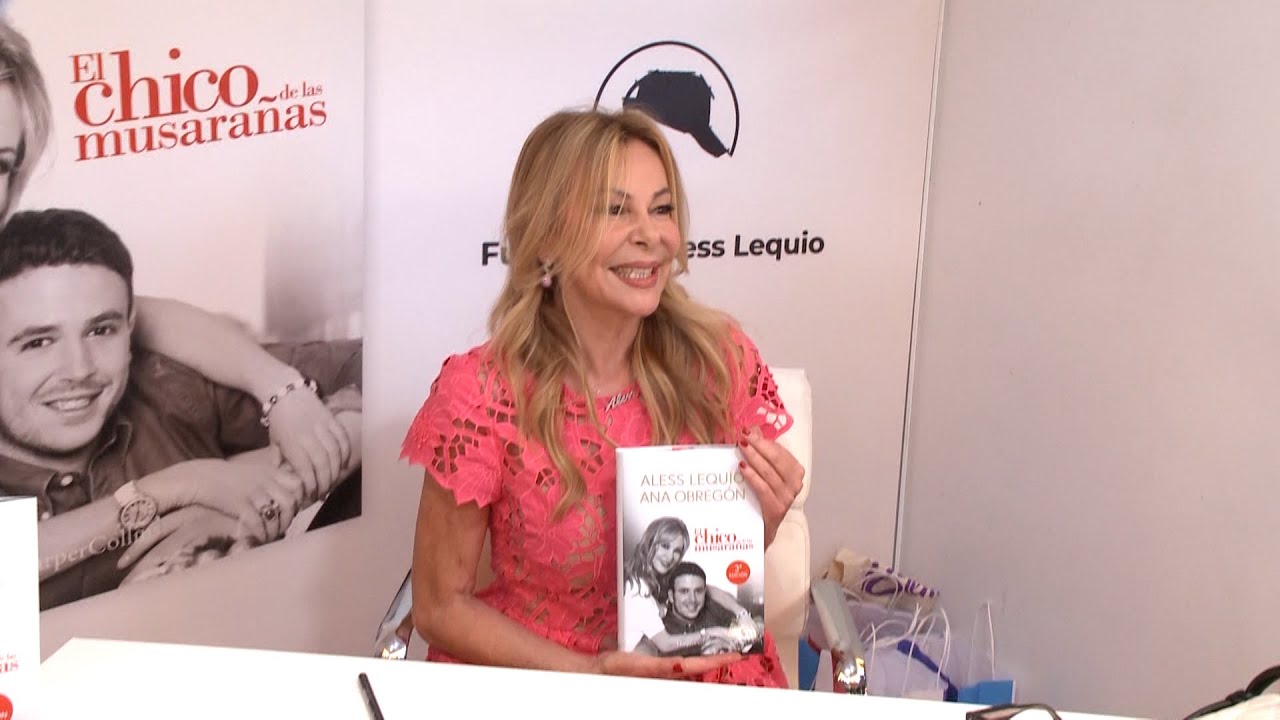 Ana Obregón revoluciona la Feria del Libro - YouTube