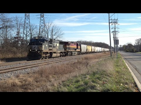 NS 1847 and KCSM AC44 lead CPKC 247 at Morton Grove - YouTube