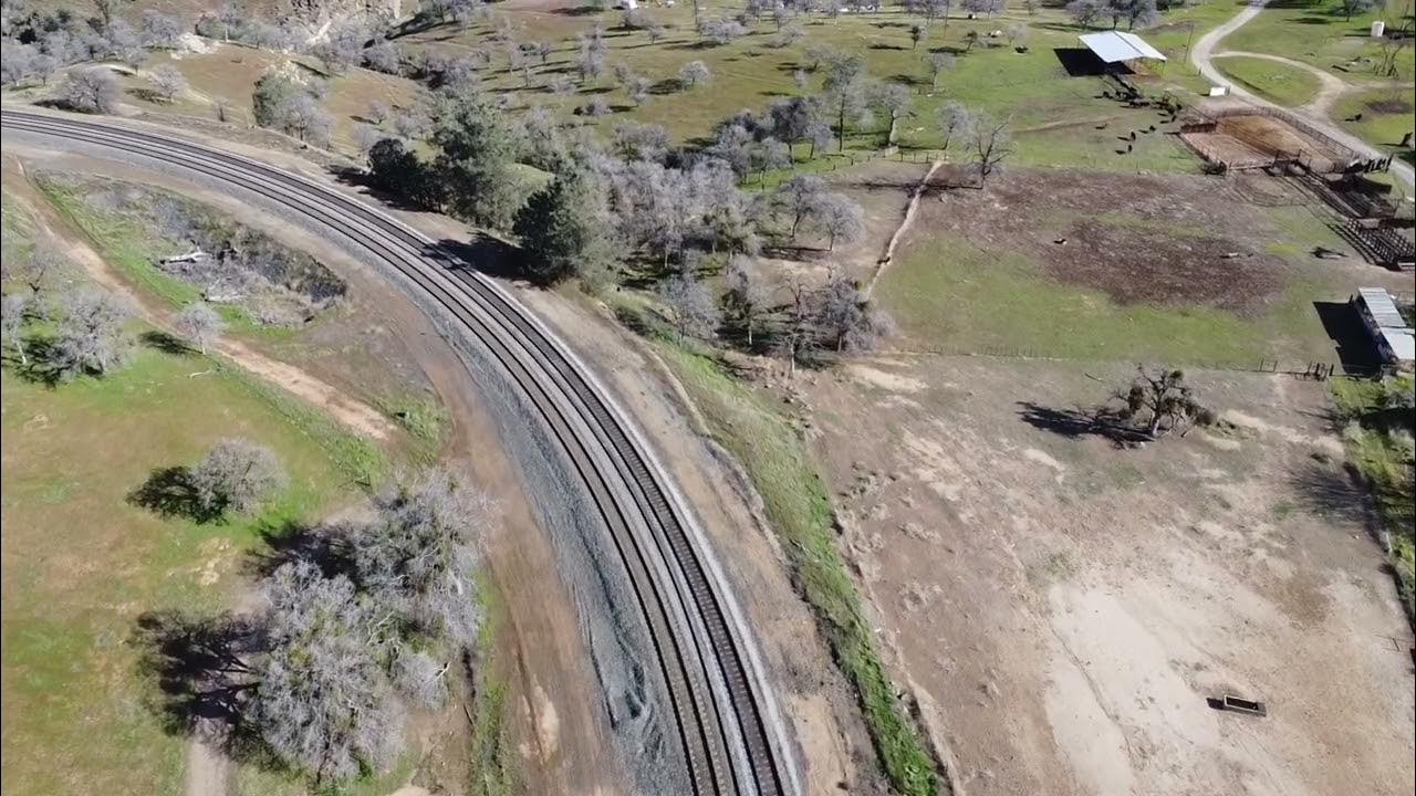 Flying over the Tehachapi Loop - YouTube