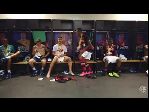 Bruno Henrique do Flamengo dançando