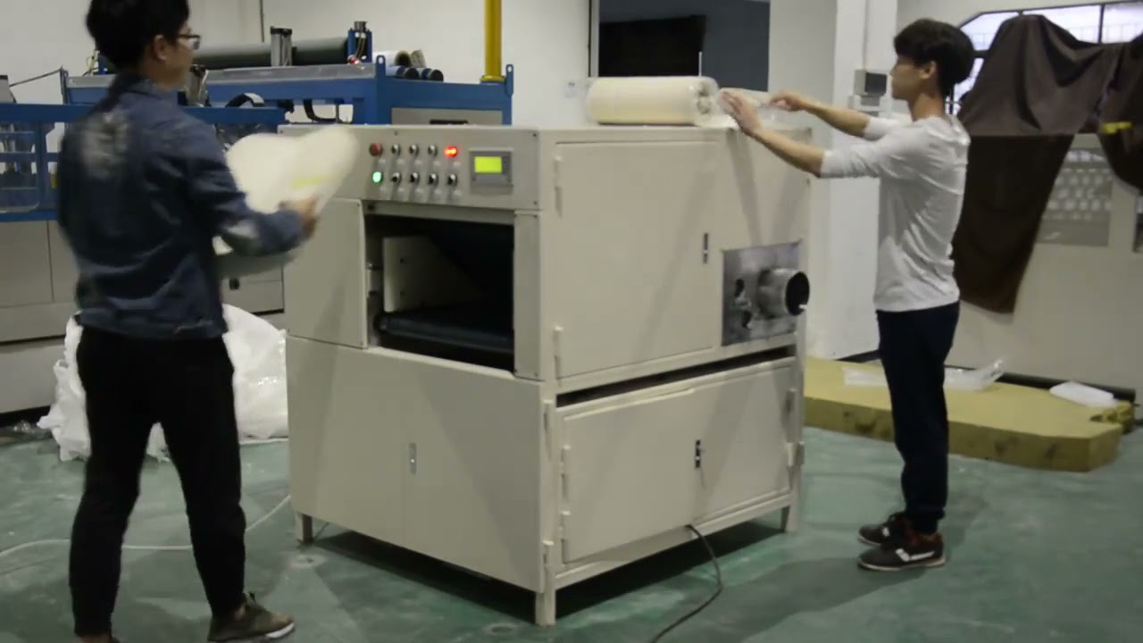L-4026 PILLOW ROLL PACKING MACHINE - YouTube