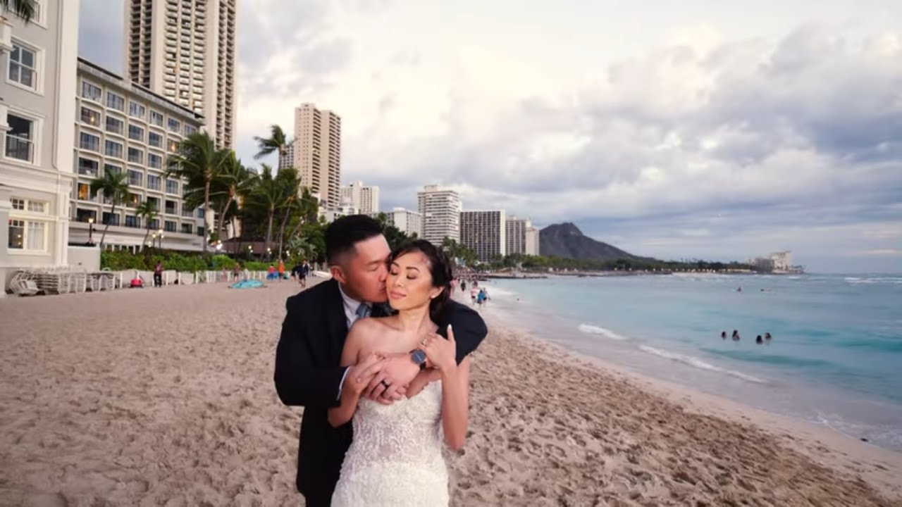 Moana Surfrider Wedding l Oahu, Hawaii | Erica & Ki - YouTube