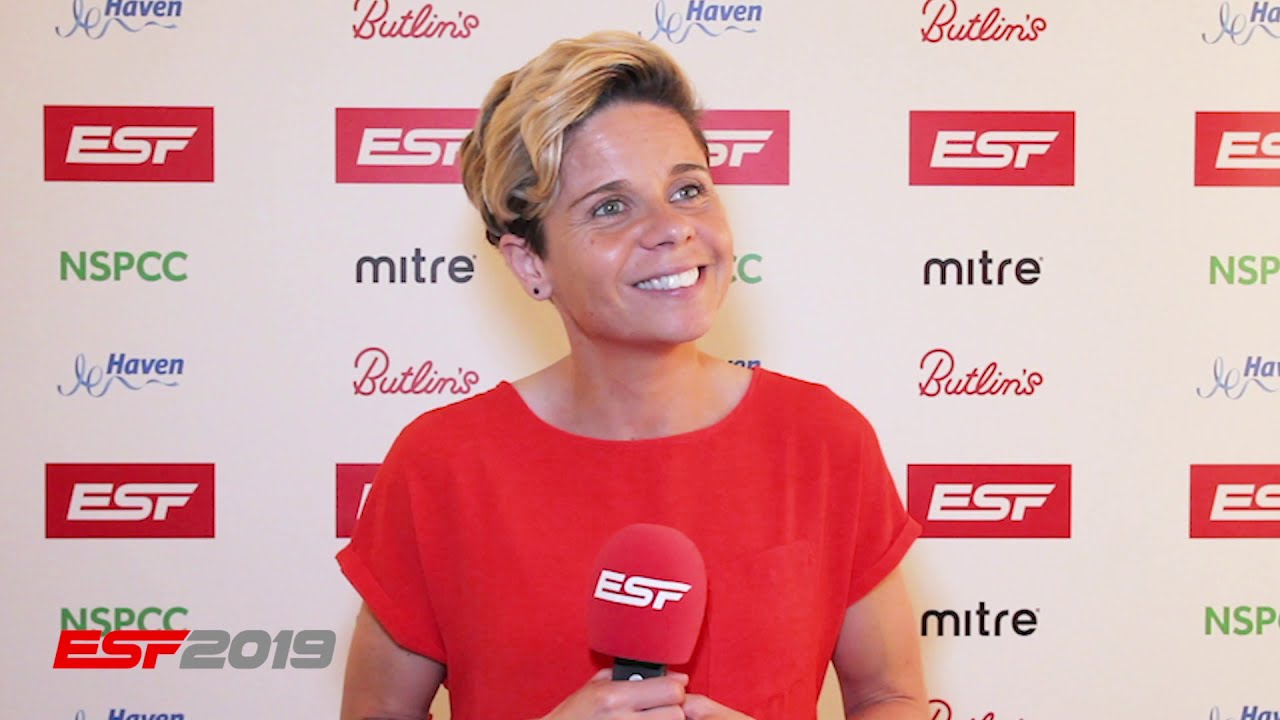 Sue Smith at ESF at Butlin's Minehead - YouTube