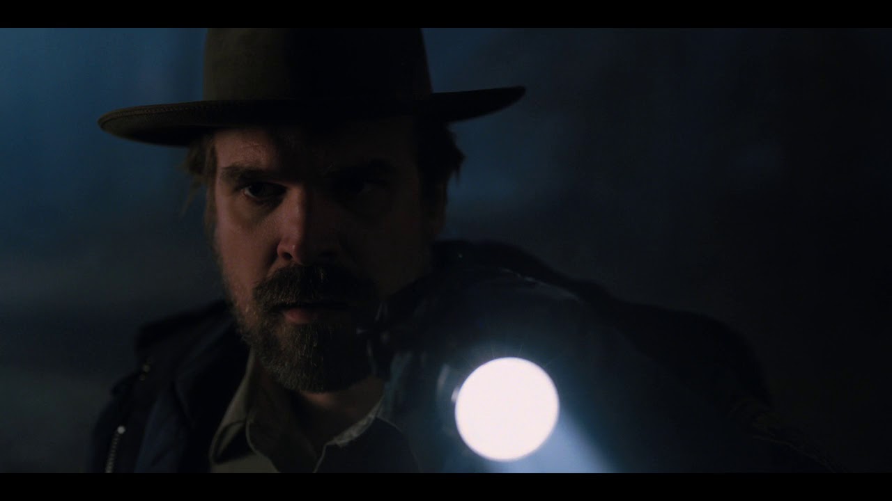 Stranger Things 02x02 - Hopper gets scared by a kid - YouTube