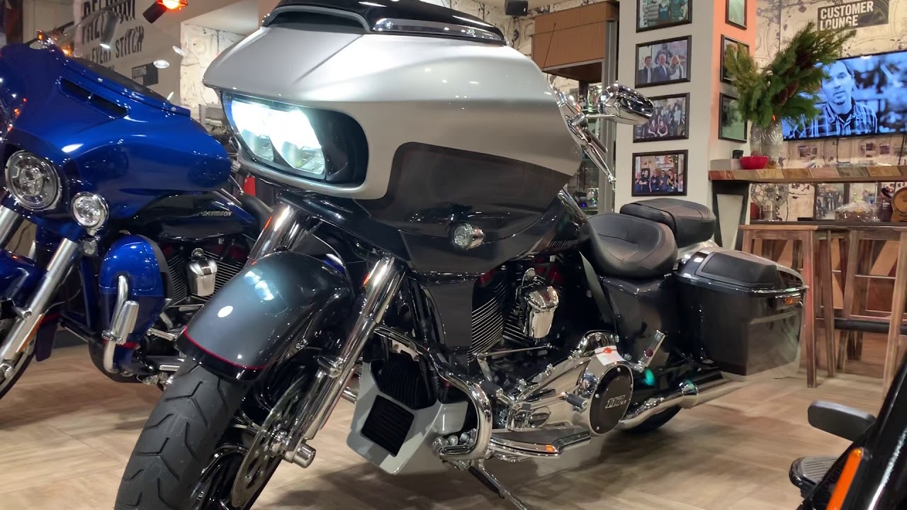 CVO ROAD GLIDE 2019 Lightening Silver & Charred Steel with Steel Black ...