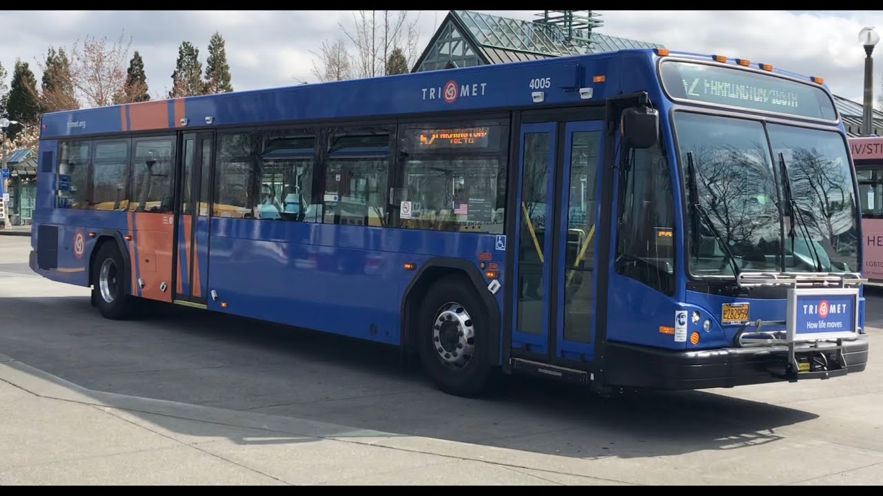 World Premiere TriMet 2020 Gillig Low Floor BRT #4005 on line 52 - YouTube