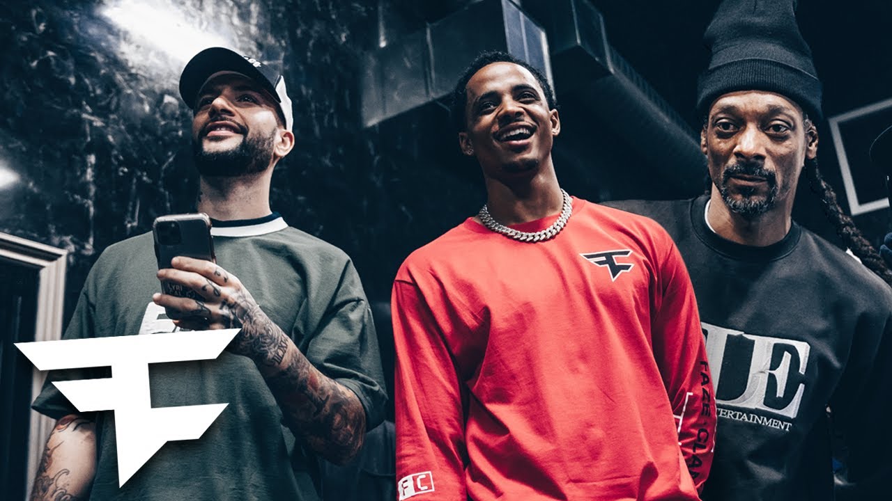 We surprised Snoop Dogg with a FaZe Clan Care Package - YouTube
