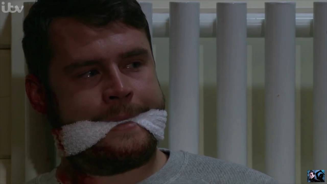 Emmerdale - Aaron & Robert Fight - YouTube