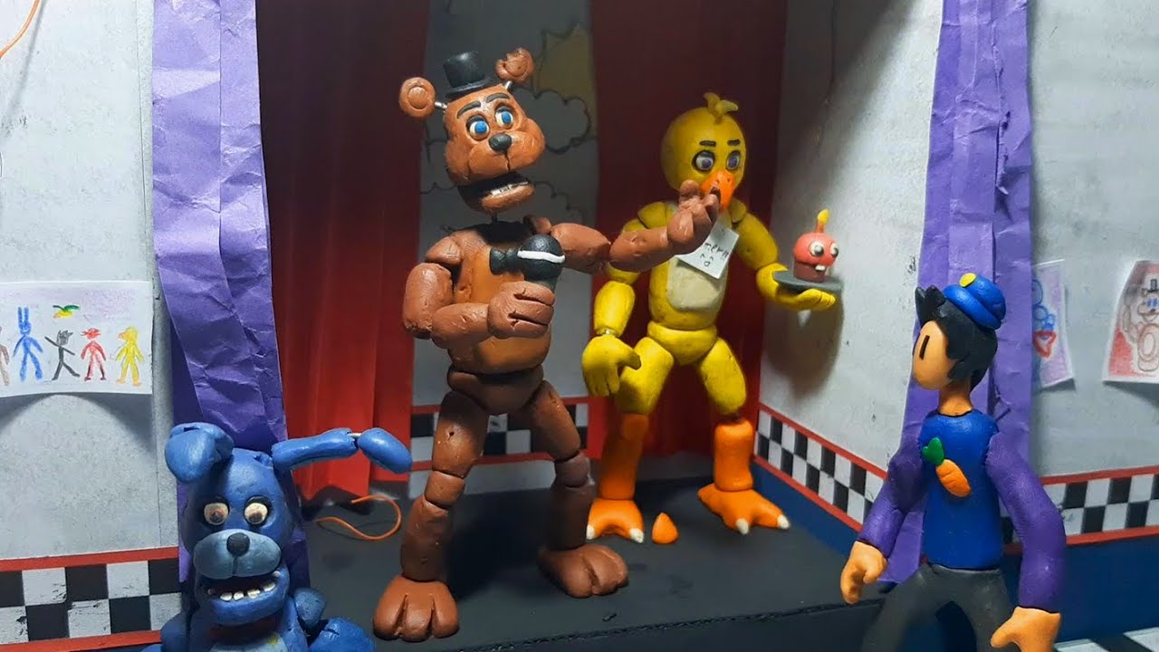 FNAF - UN DIA CON FREDDY | ROY TC - YouTube