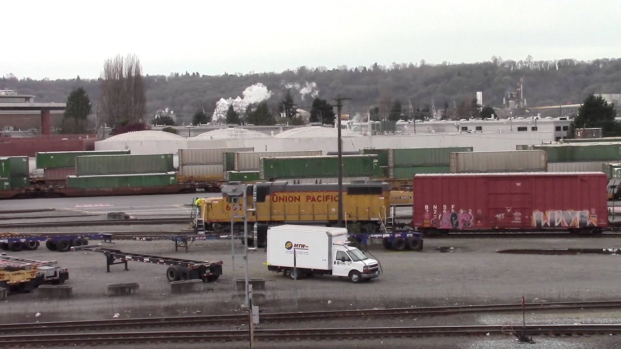 Union Pacific shunter in Seattle, WA. - YouTube