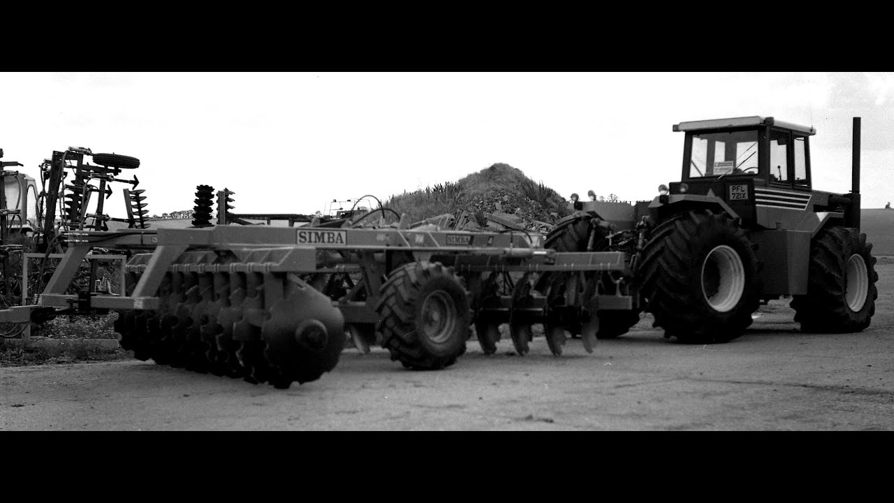 Versatile 44-28 & Simba Series 4 Discs & press - YouTube