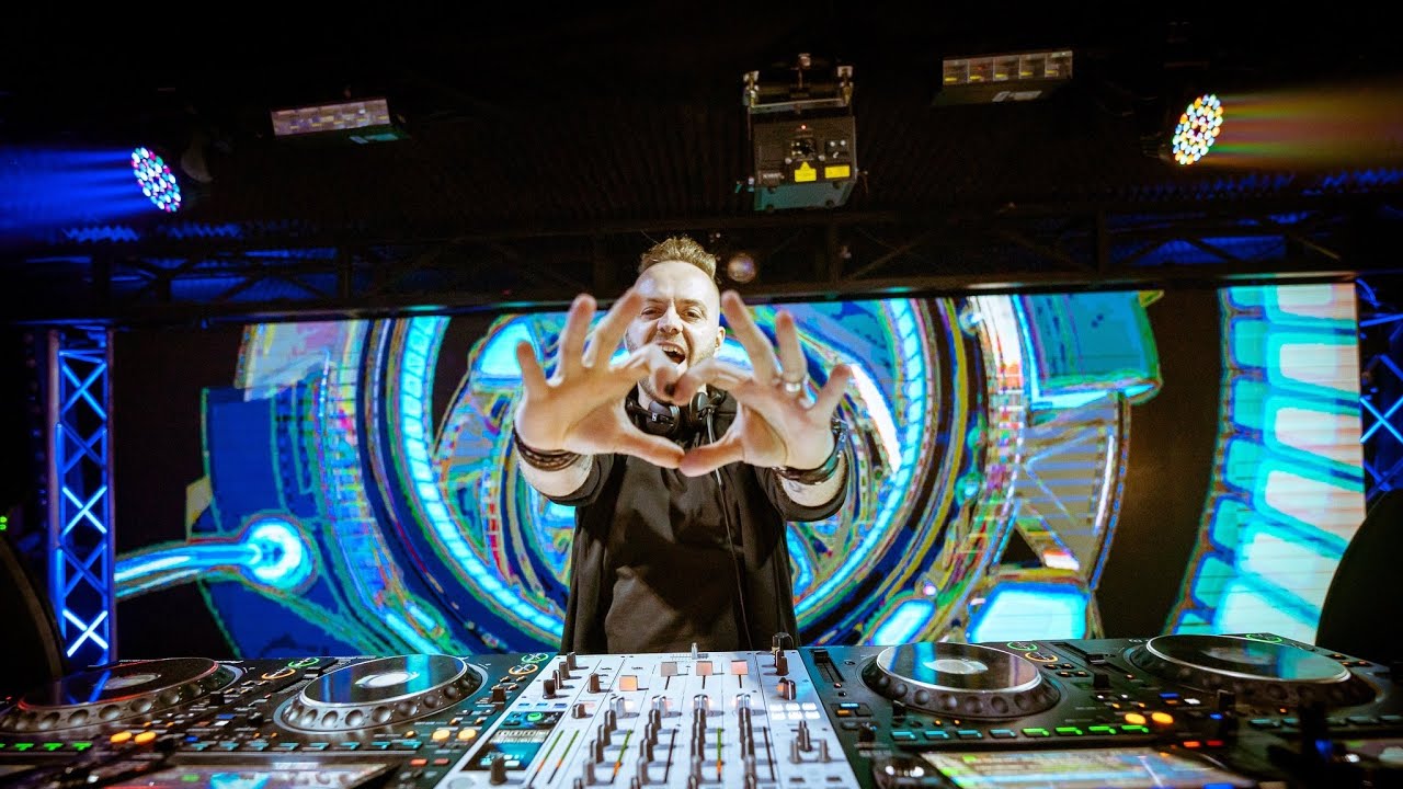 ReOrder | Trance DJ Mix | REVERIE Prague | Retro Music Hall - YouTube