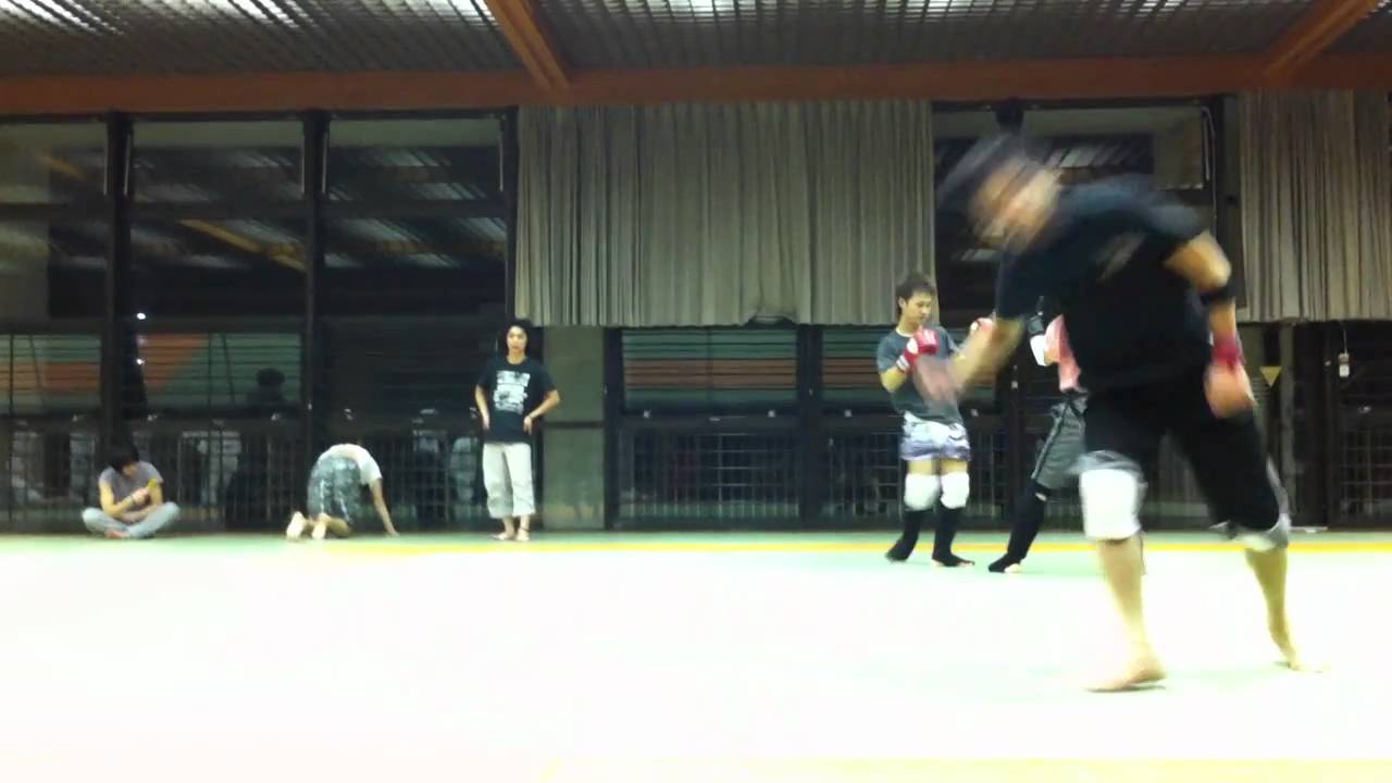 This is a sideswipe and not my best swipeknife - YouTube