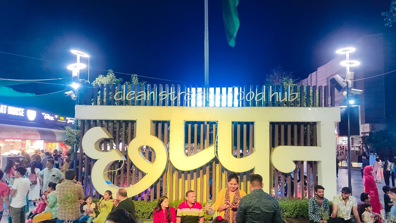 Chappan Dukan | Exploring best Street food in Indore ️ - YouTube