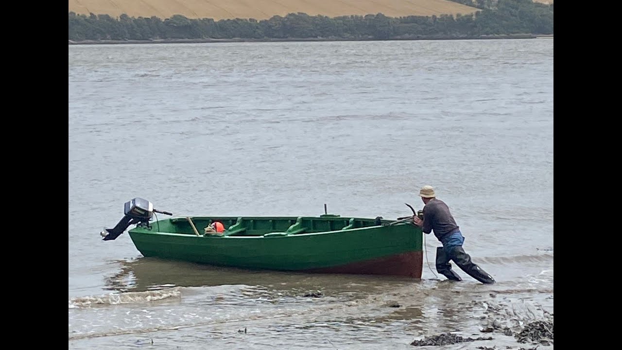 Tripping off a traditional fishing punt at Cheekpoint - YouTube