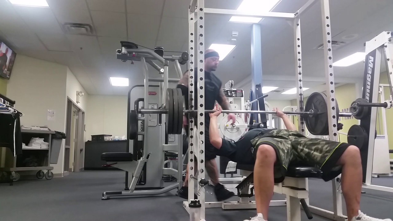 Ben Callihan benching 315 for 1st time - YouTube