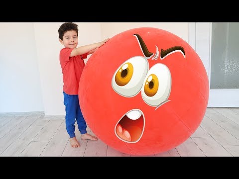 Yusuf playing Big Red Ball | Komik Kırmızı Balon