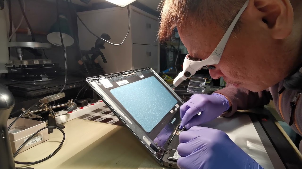 Dell Inspiron 15 3000 laptop screen damage and replacement - YouTube