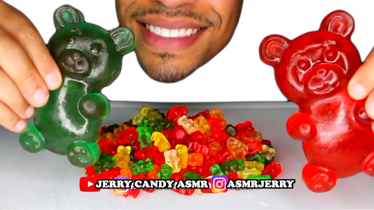 EATING GIANT GUMMY BEARS FOOD CHALLENGE WORLD'S LARGEST GUMMY CANDY FUN PRANK ASMR MUKBANG - YouTube