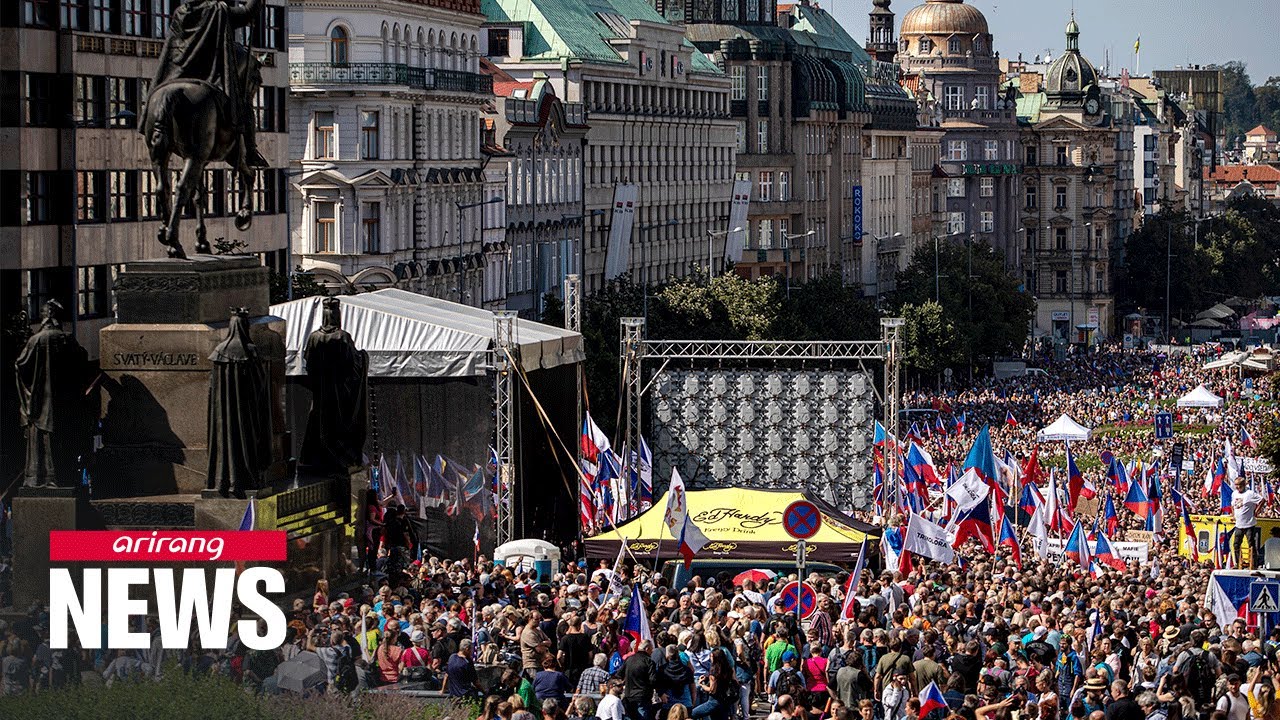 Tens of thousands of protesters rally in Prague against government, EU ...