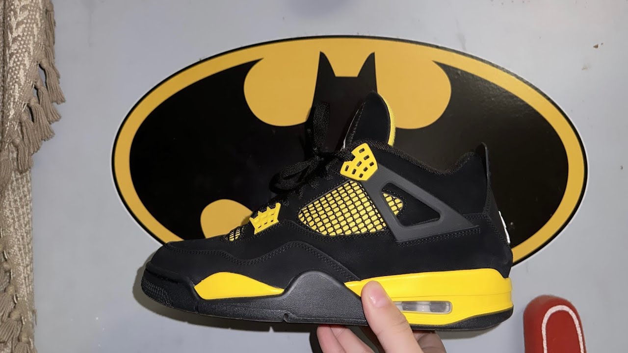 Black and yellow 4s giving Batman vibes 🖤 💛 - YouTube