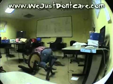 The best Scary Maze reaction ever Video - funny videos scary maze game 2013