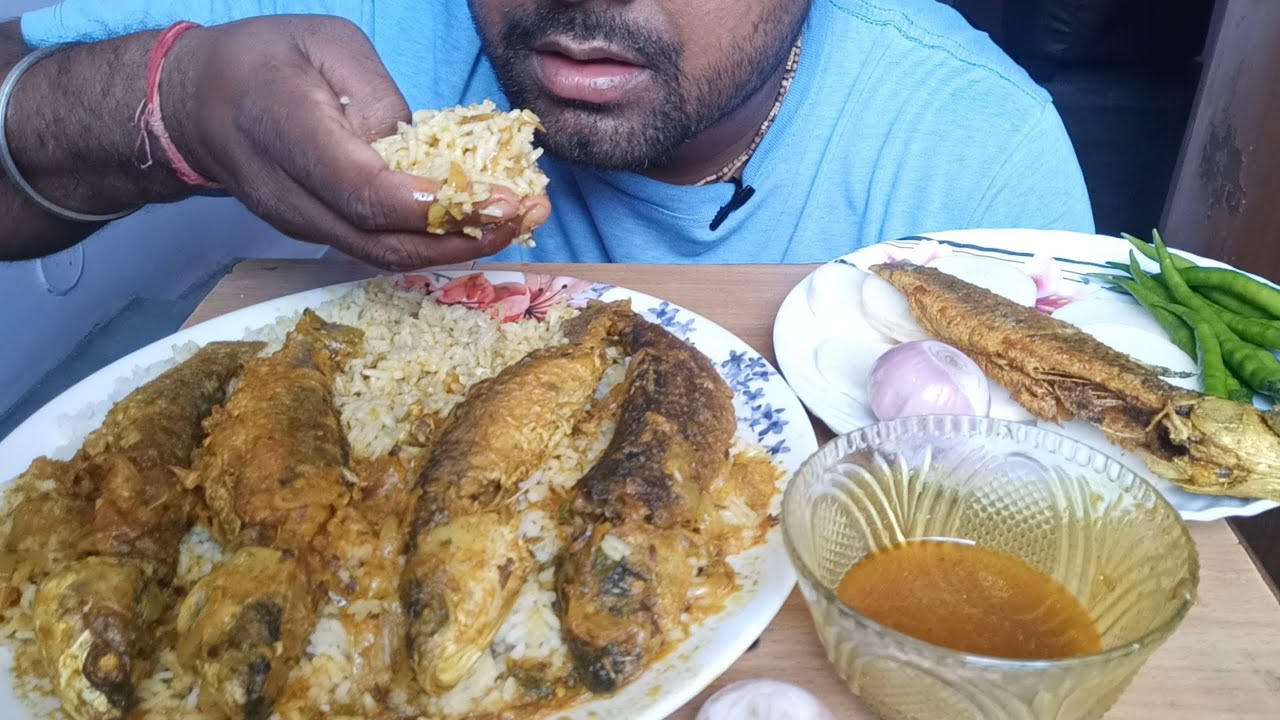 Spicy Bata Fish Curry With rice eating l Spicy And Crunchy Fish (bata ...