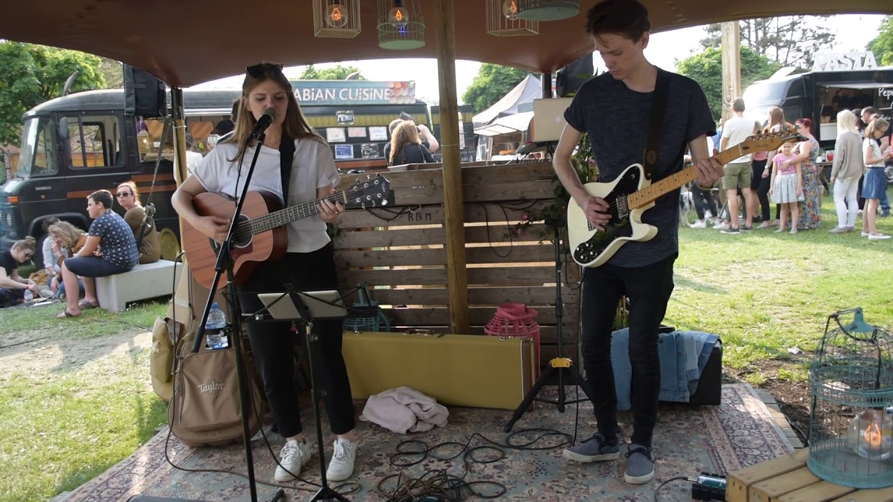 Lisa Castelli ft Toon Luyten - Riptide - YouTube