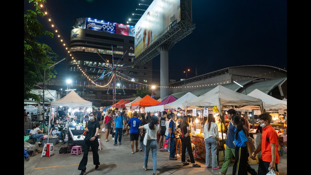 [4K] Walk inside Ramkhamhaeng night market food and shopping destination in Bangkok - YouTube