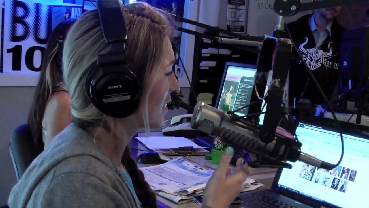 Loper and Randi welcome Joslyn James on The Morning Buzz - YouTube