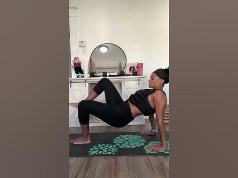 Strengthen your core with this power move! Reverse plank knee Drive # ...