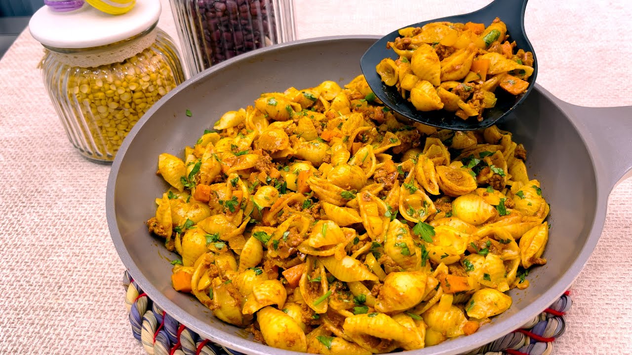 The most famous PASTA in the world with tomato sauce - YouTube