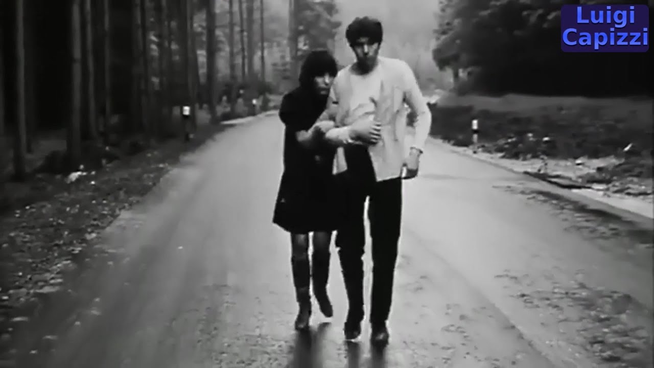 Enya - The humming... - (Test). - YouTube