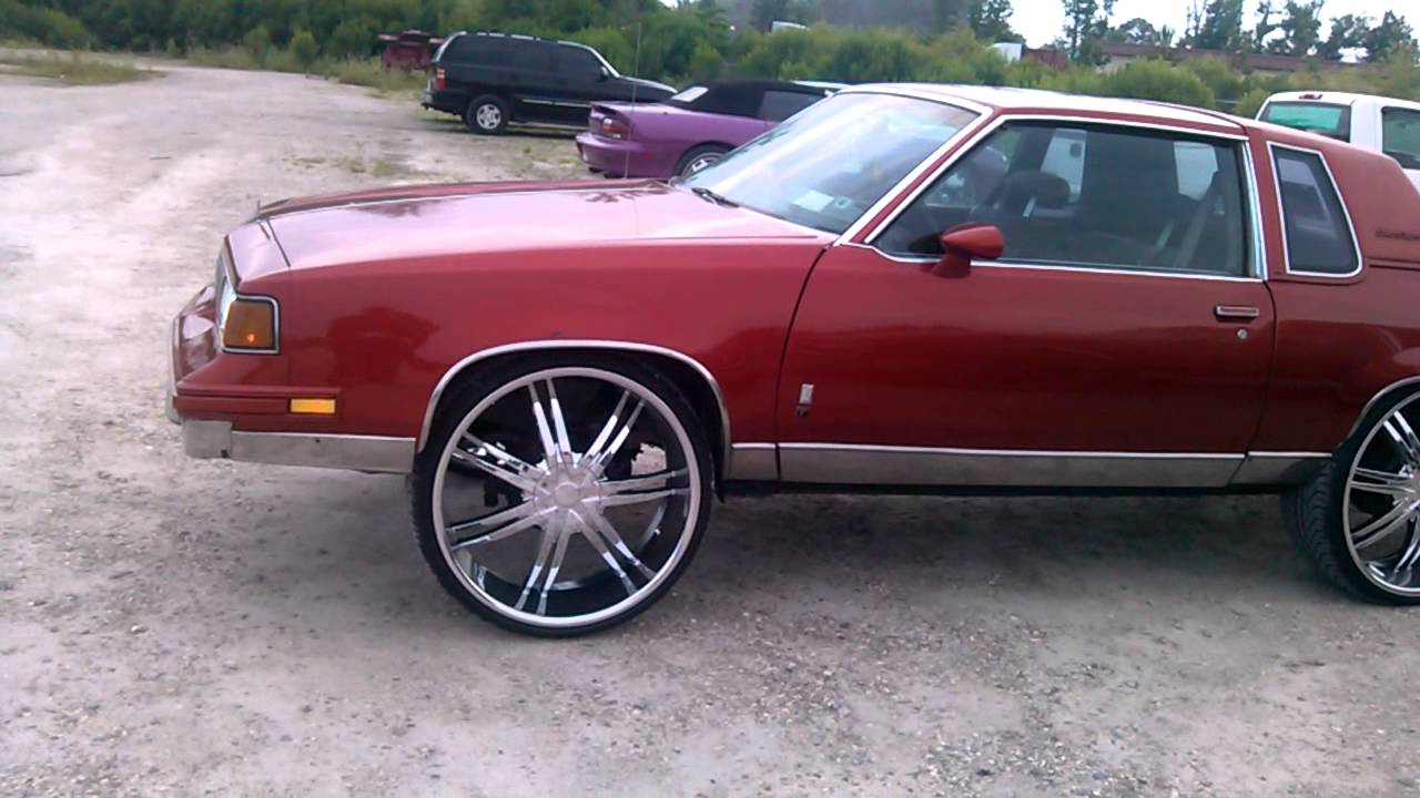 Oldsmobile Cutlass on 26's squattin/tucked - YouTube