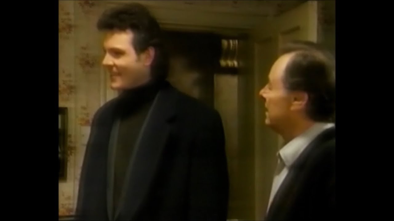 EastEnders - David meets the Fowlers (20th January 1994) - YouTube