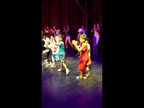 Nurxan                    i like to move it