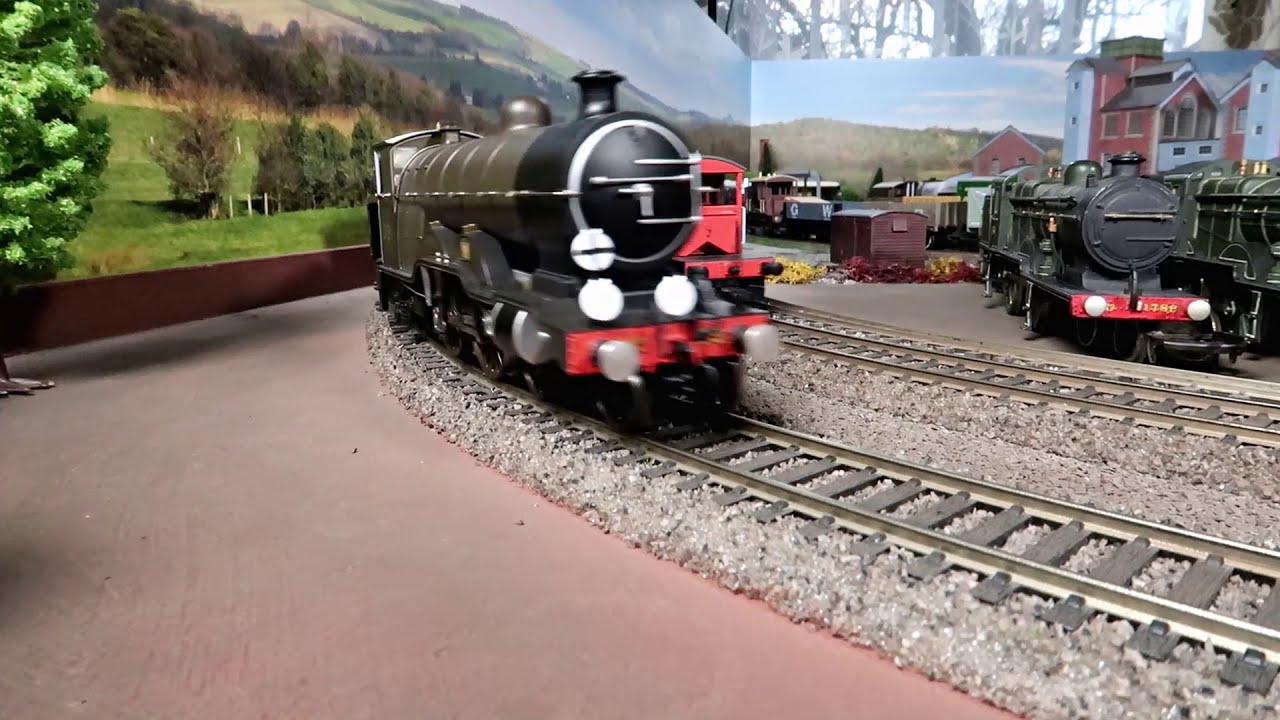 Just playing trains OO gauge Model Railway - YouTube