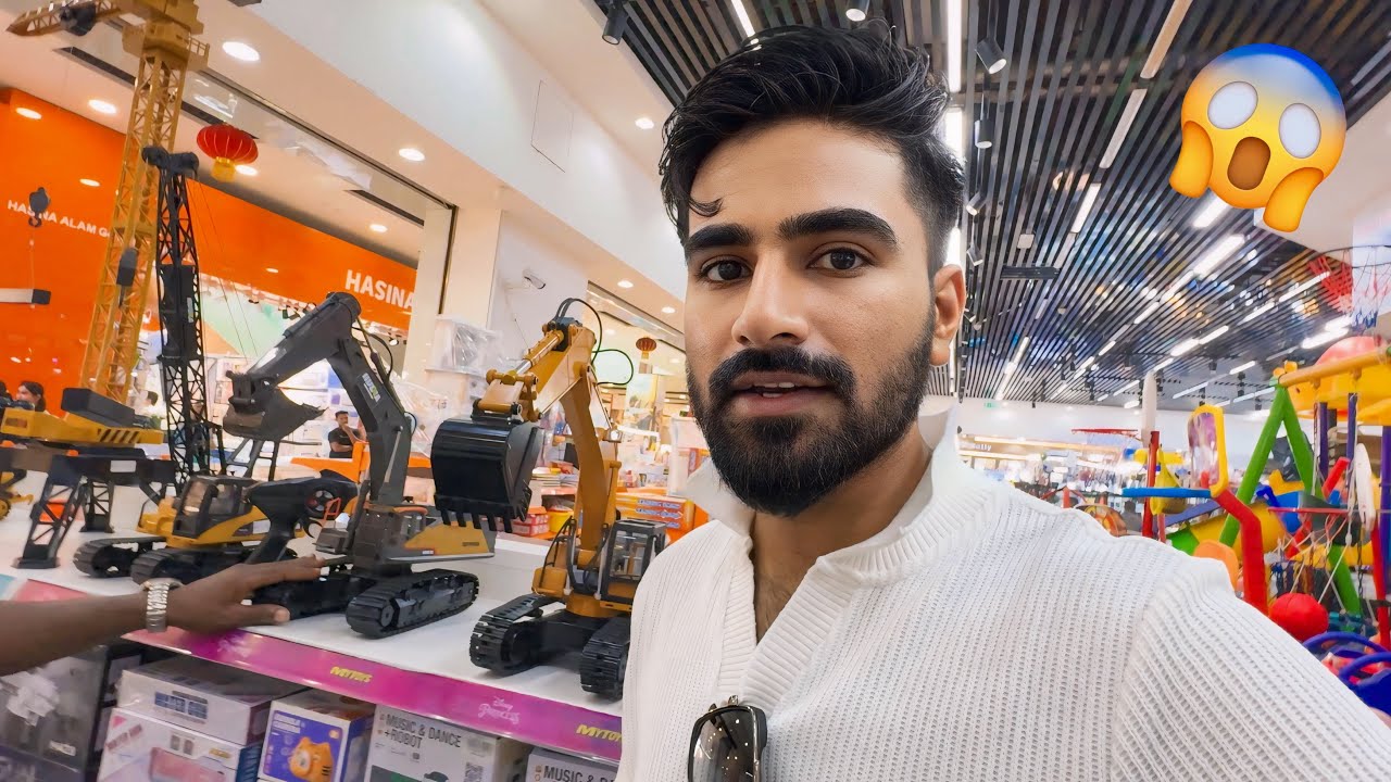 Dubai Ke Mall me fas gaye 🥲 - YouTube